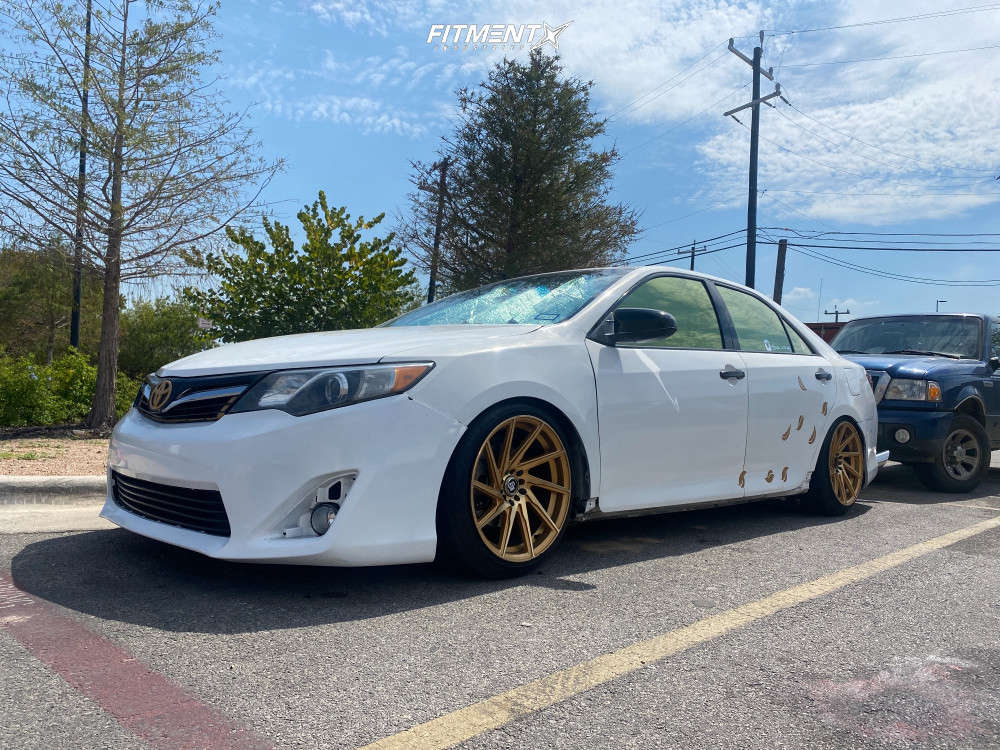 2014 Toyota Camry LE with 18x9.5 F1R F29 and Road Hugger 215x45 on ...
