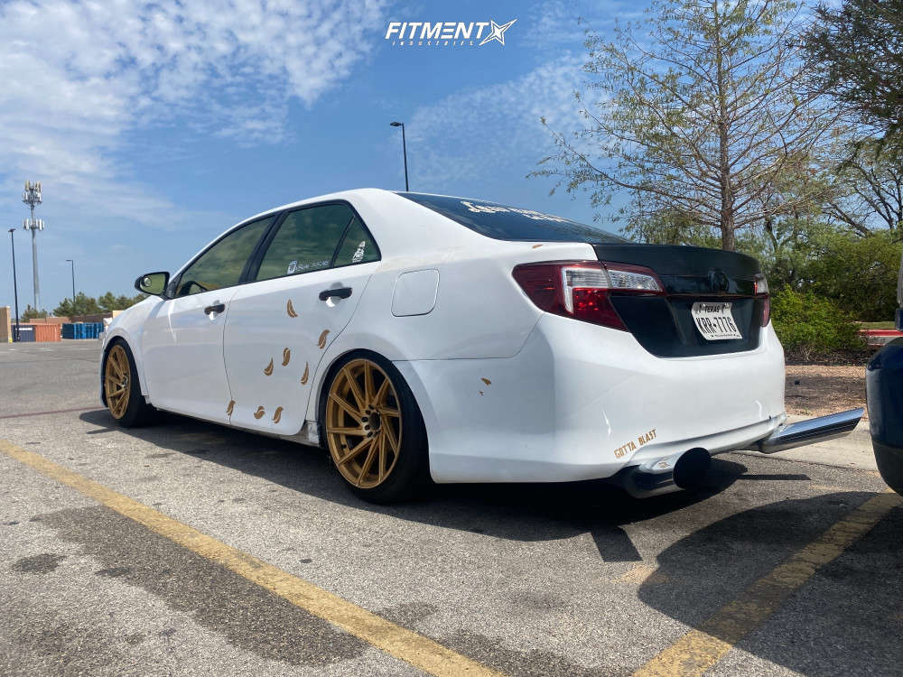 2014 Toyota Camry LE with 18x9.5 F1R F29 and Road Hugger 215x45 on ...