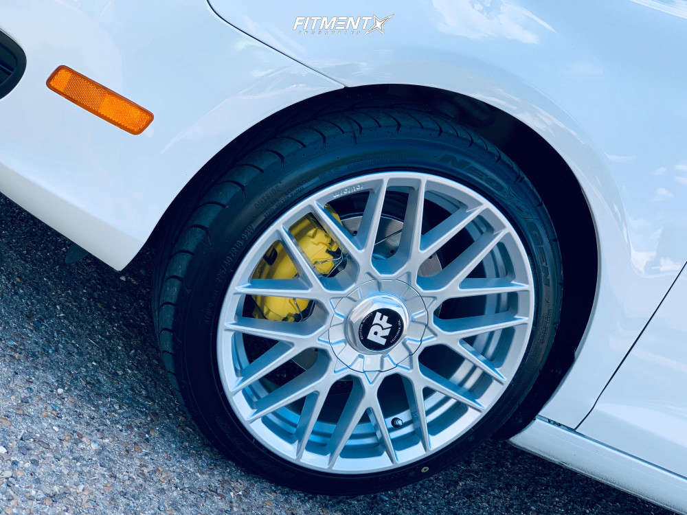 2012 Volkswagen Golf Base with 18x8.5 Rotiform Rse and Nitto 225x40 on ...