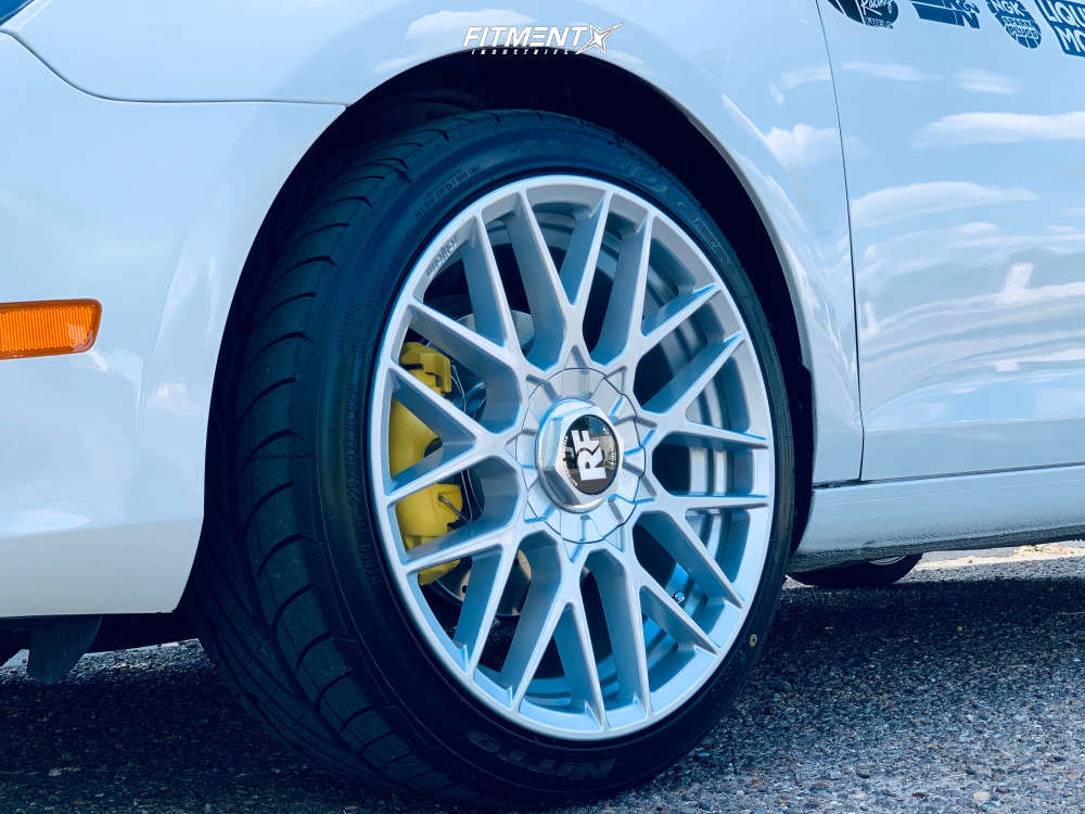 2012 Volkswagen Golf Base with 18x8.5 Rotiform Rse and Nitto 225x40 on ...