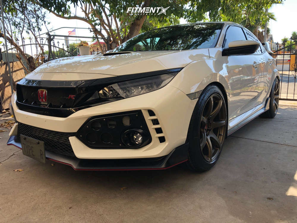 2019 Honda Civic Type R with 19x9.5 Work Emotion and Continental 245x45 ...