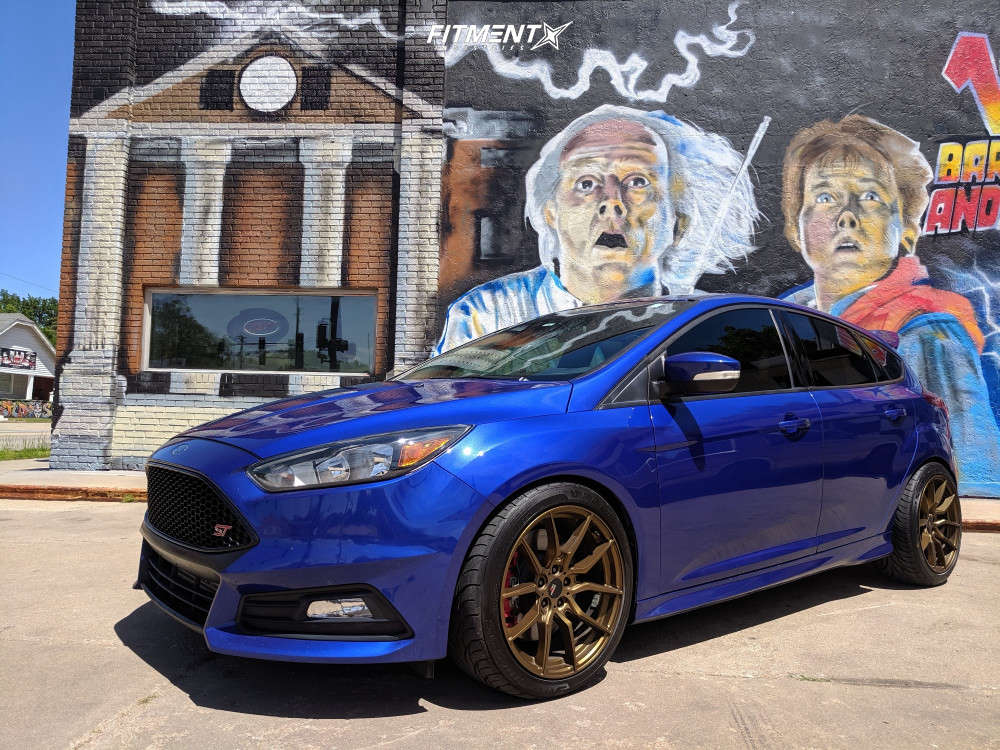 2015 Ford Focus ST with 18x9.5 Option Lab R716 and Federal 245x40 on ...