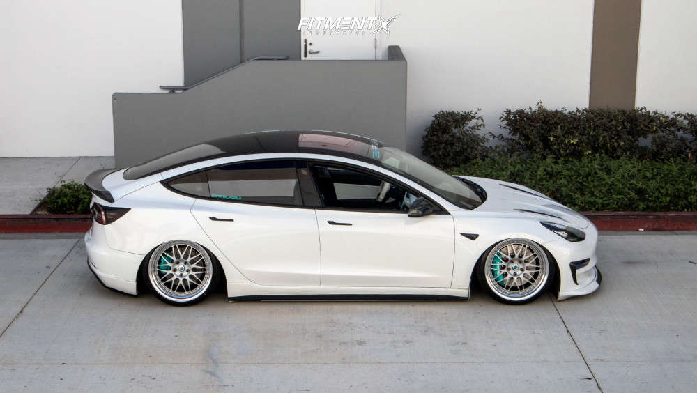 2018 Tesla 3 Long Range with 20x9.5 HRE 540 and Falken 235x35 on Air ...