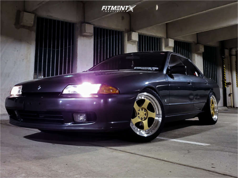 1993 Nissan Skyline R32 Base with 17x9 Aodhan Ah01 and Achilles 245x40 ...