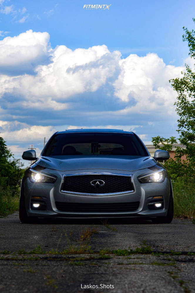 2015 INFINITI Q50 Base with 19x9.5 Aodhan Ds01 and Federal 225x35 on ...