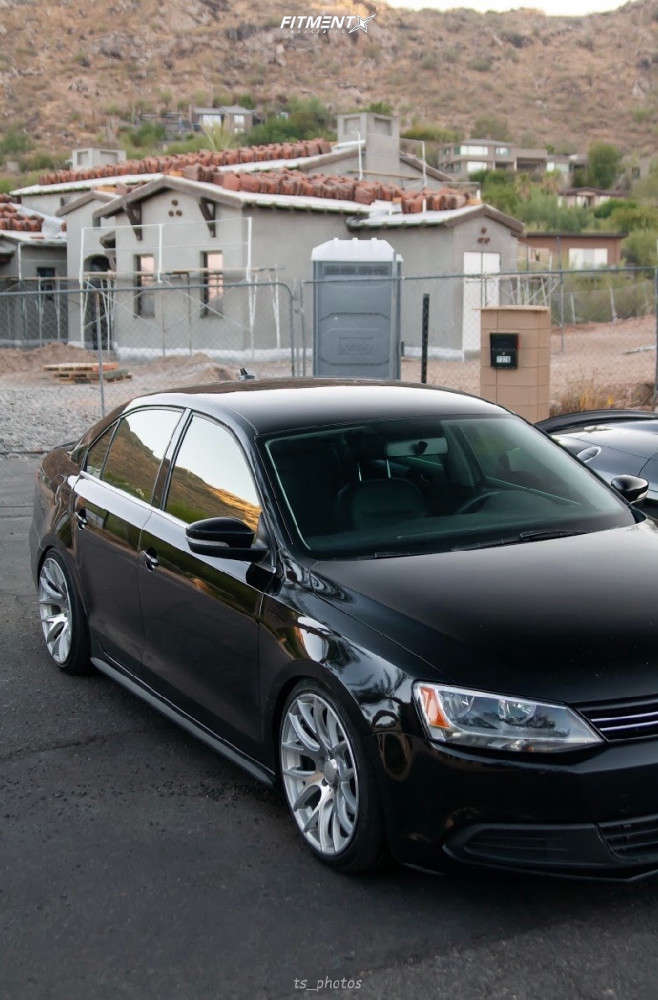 2013 Volkswagen Jetta SE with 18x8.5 Miro Type 111 and Kumho 215x40 on ...