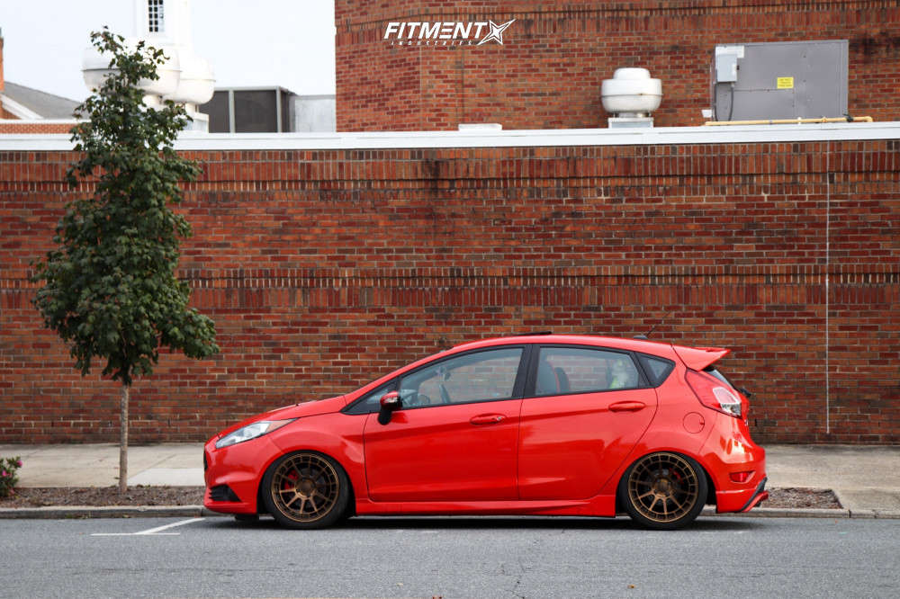 2014 Ford Fiesta ST with 17x7.5 Rota Recce and Toyo Tires 205x45 on Air ...