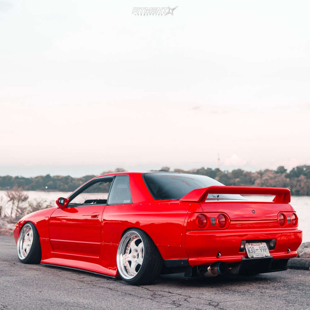 1989 Nissan Skyline R32 Base with 18x9.5 Work Meister S1 3p and ...