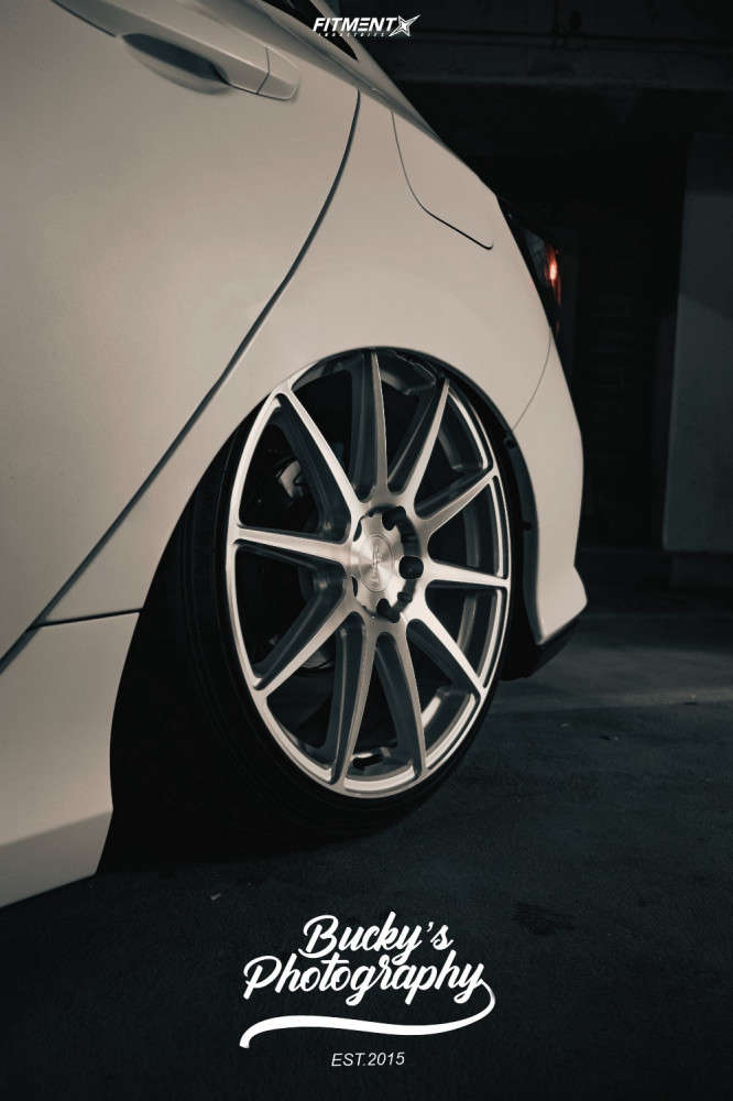 2018 Honda Civic LX with 19x8.5 Niche Essen and Sumitomo 225x35 on Air ...