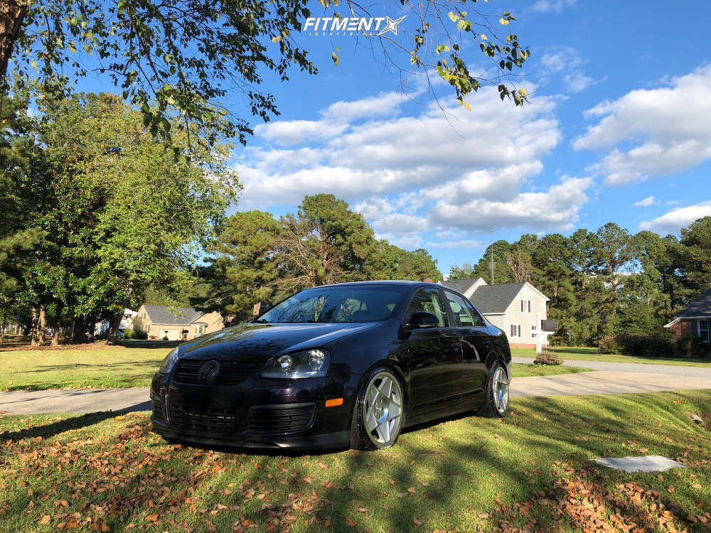 2009 Volkswagen Jetta S with 18x8.5 3SDM 0.05 and Nitto 225x40 on ...