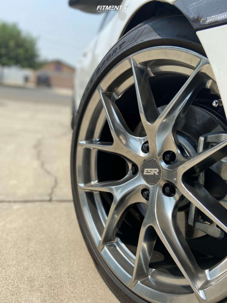 2020 Honda Civic Si with 18x8.5 ESR Rf2 and Goodyear 235x40 on Lowering ...