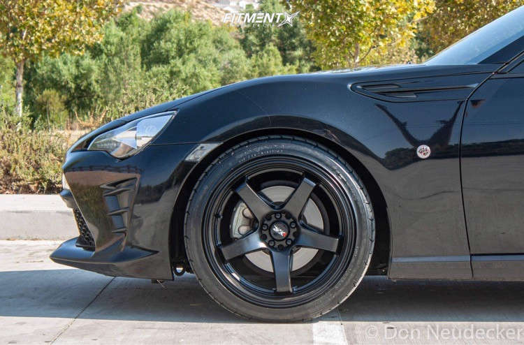 2018 Toyota 86 Base with 18x8.5 XXR 555 and Nitto 225x40 on Lowering ...