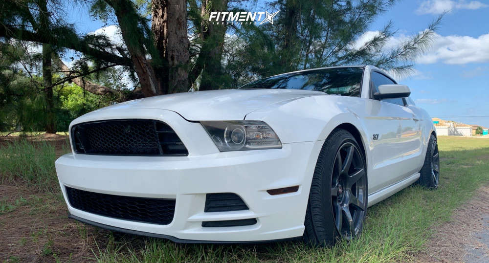 2013 Ford Mustang Base with 19x10 SVE R350 and Michelin 265x40 on ...