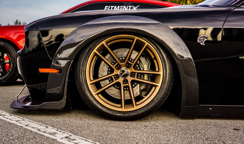 2018 Dodge Challenger SRT Hellcat with 20x11 Voxx Replicas Hellcat ...