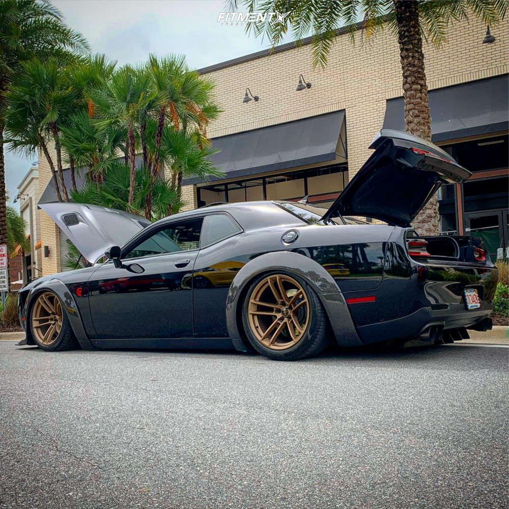 2018 Dodge Challenger SRT Hellcat with 20x11 Voxx Replicas Hellcat ...