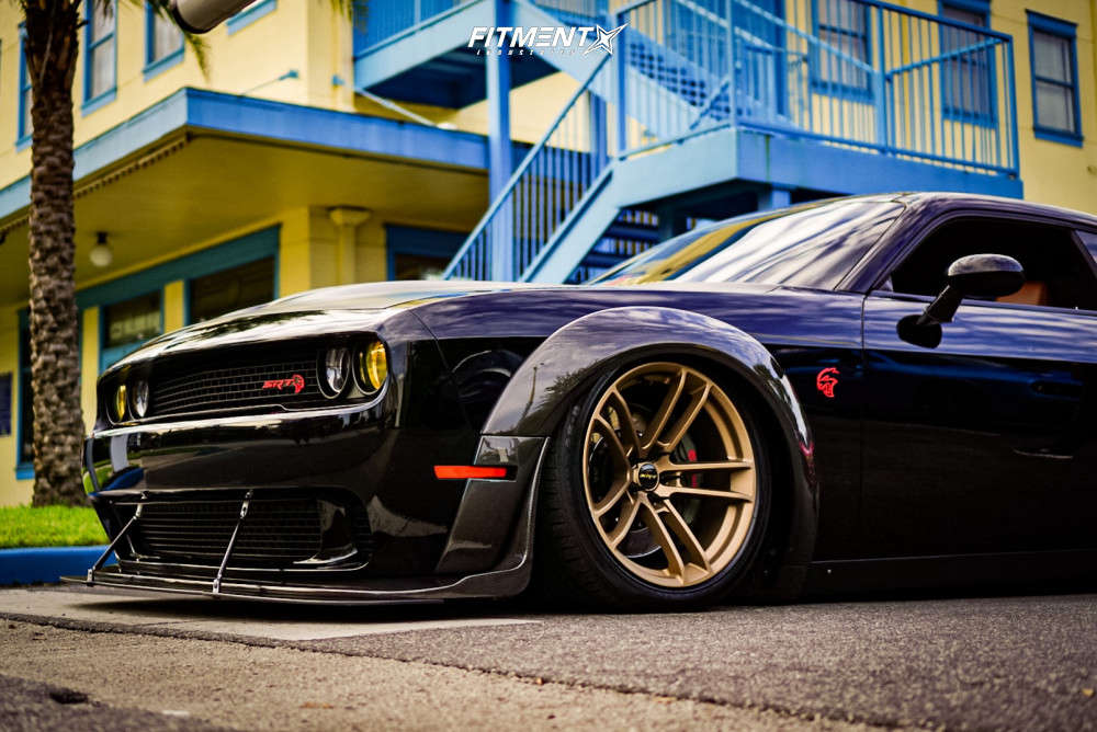 2018 Dodge Challenger SRT Hellcat with 20x11 Voxx Replicas Hellcat ...