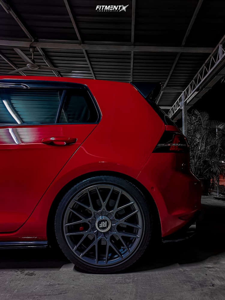 2016 Volkswagen Golf Base with 18x8.5 Rotiform Rse and Pirelli 225x40 ...