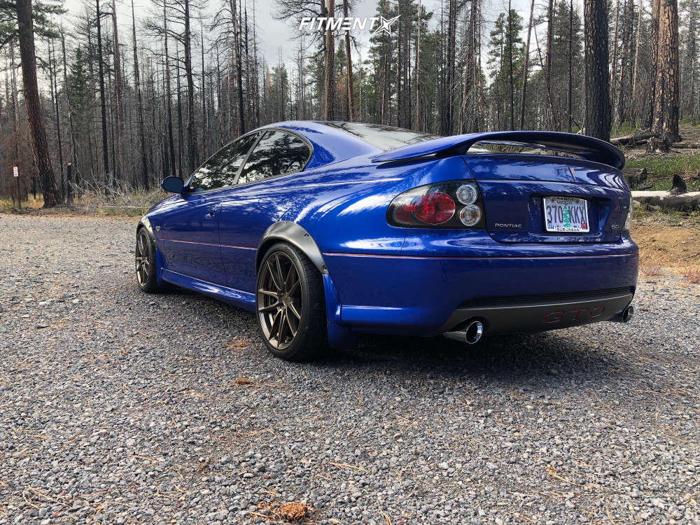 2006 Pontiac GTO Base with 18x8 Niche M222 and Continental 245x35 on ...