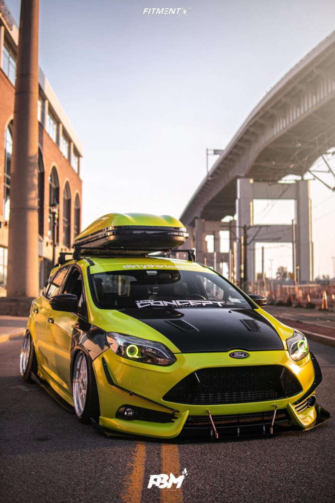 2013 Ford Focus ST with 18x9 BBS Rsii and Nitto 205x40 on Air ...