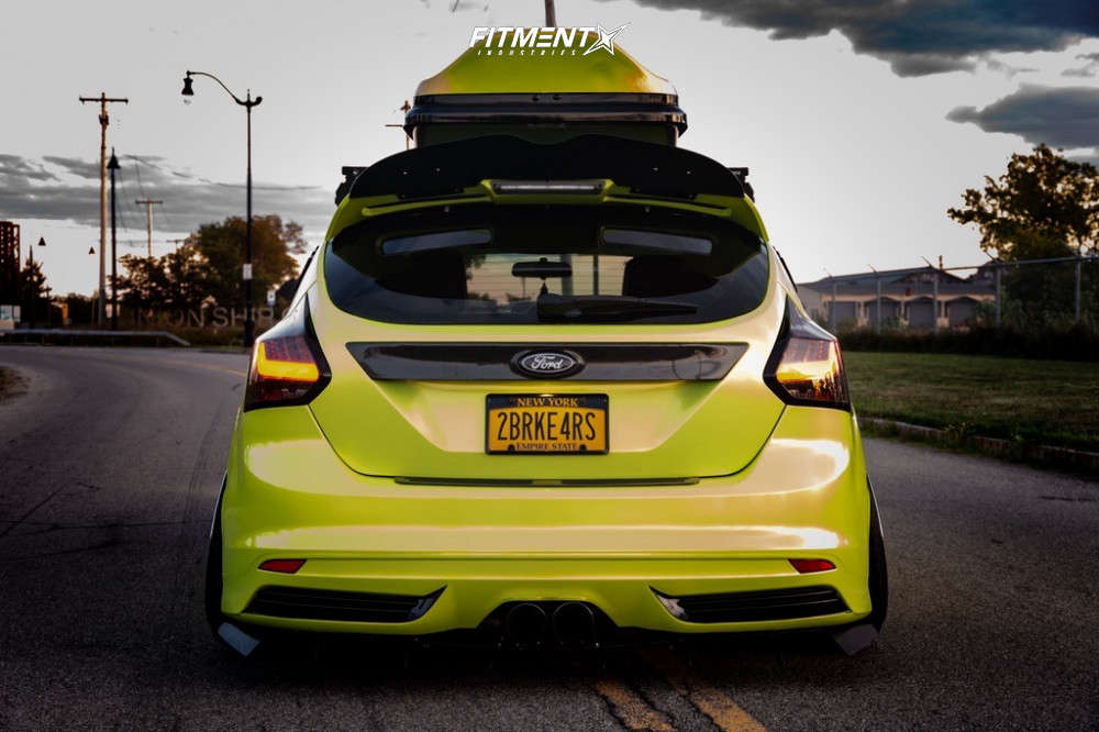 2013 Ford Focus ST with 18x9 BBS Rsii and Nitto 205x40 on Air ...