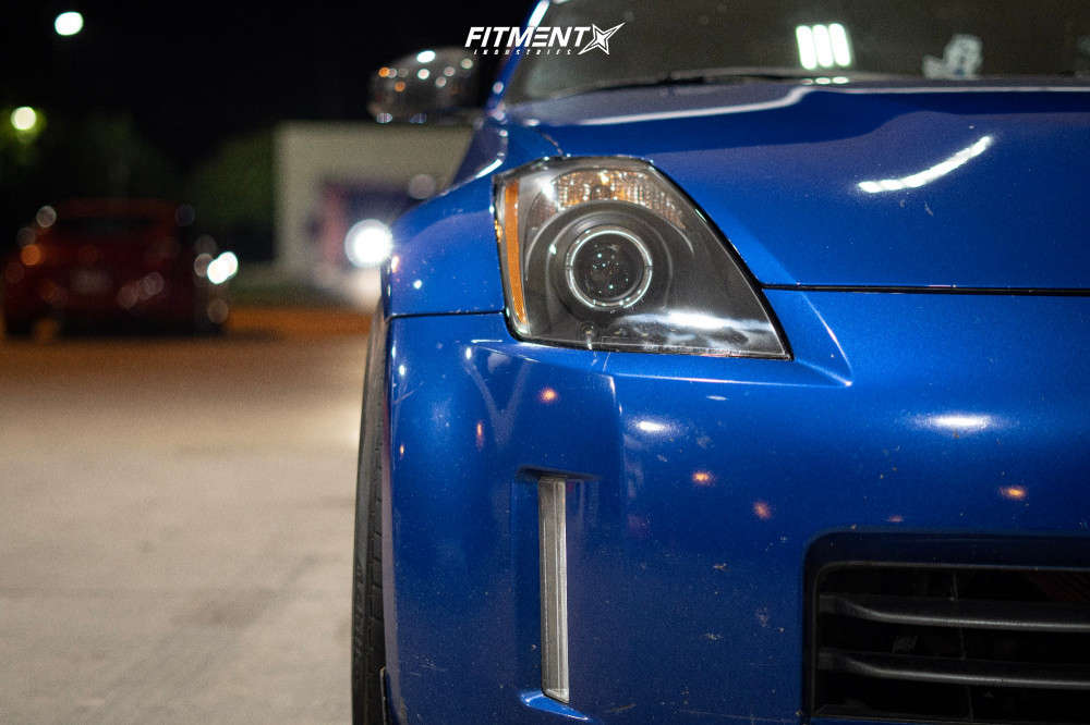 2007 Nissan 350Z Base with 18x9.5 Cosmis Racing Xt-206r and Achilles ...