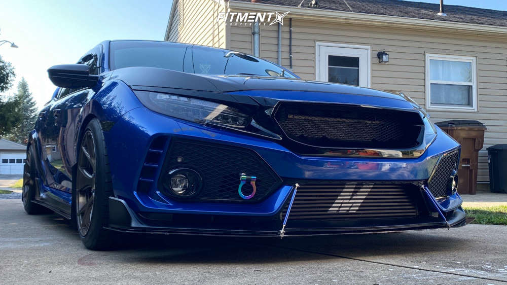 2018 Honda Civic Type R with 18x9.5 Konig Ampliform and Nitto 245x40 on ...
