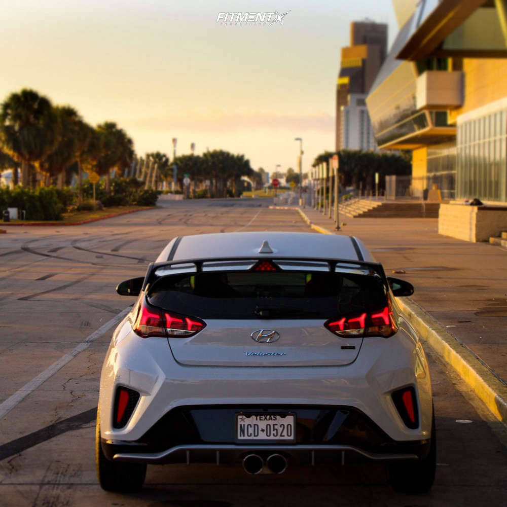 2020 Hyundai Veloster Turbo R-Spec with 18x8.5 Aodhan DS02 and Michelin ...