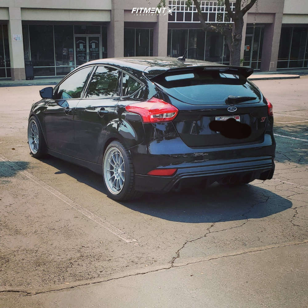 2016 Ford Focus ST with 18x9.5 Enkei Nt03m and BFGoodrich 245x40 on ...