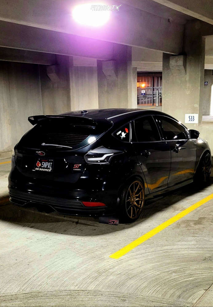 2015 Ford Focus ST with 18x9.5 Option Lab R716 and Continental 235x40 ...