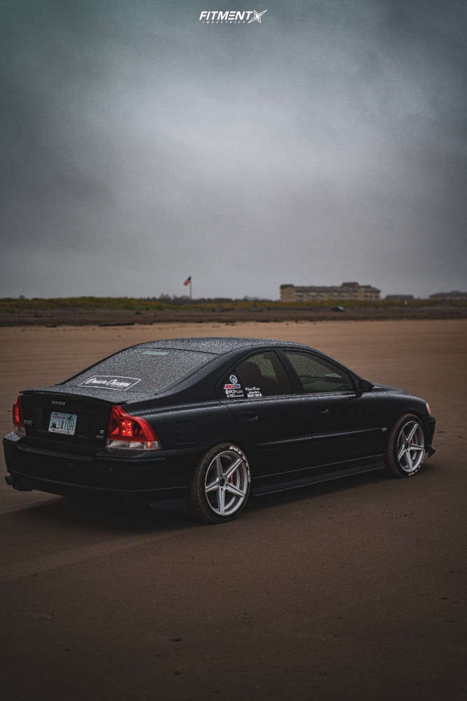 2006 Volvo S60 R with 18x9 Advanti Racing Cammino and Nitto 235x40 on ...