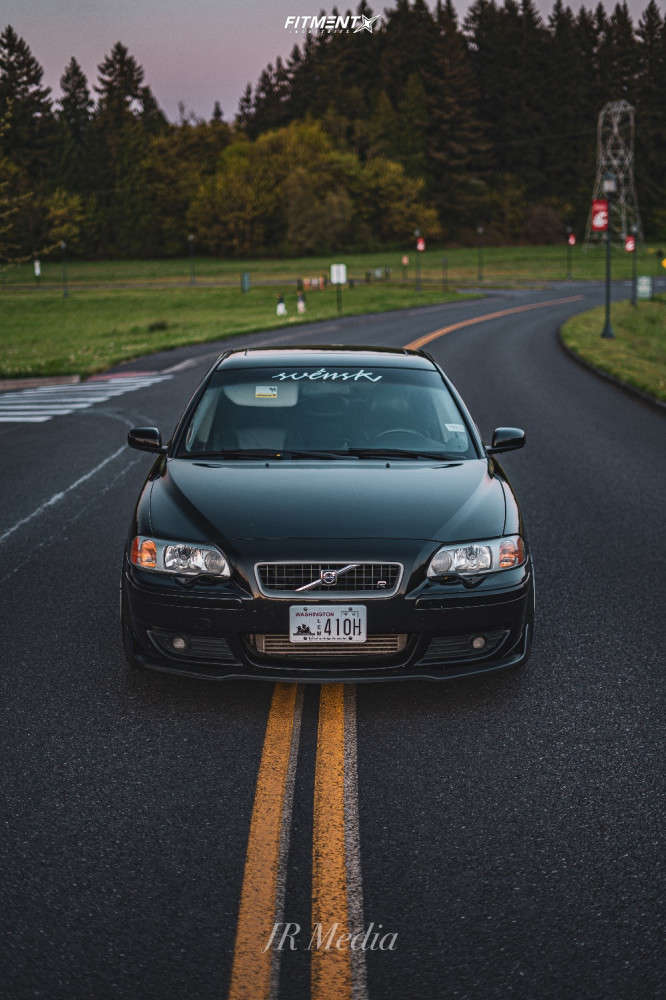 2006 Volvo S60 R with 18x9 Advanti Racing Cammino and Nitto 235x40 on ...