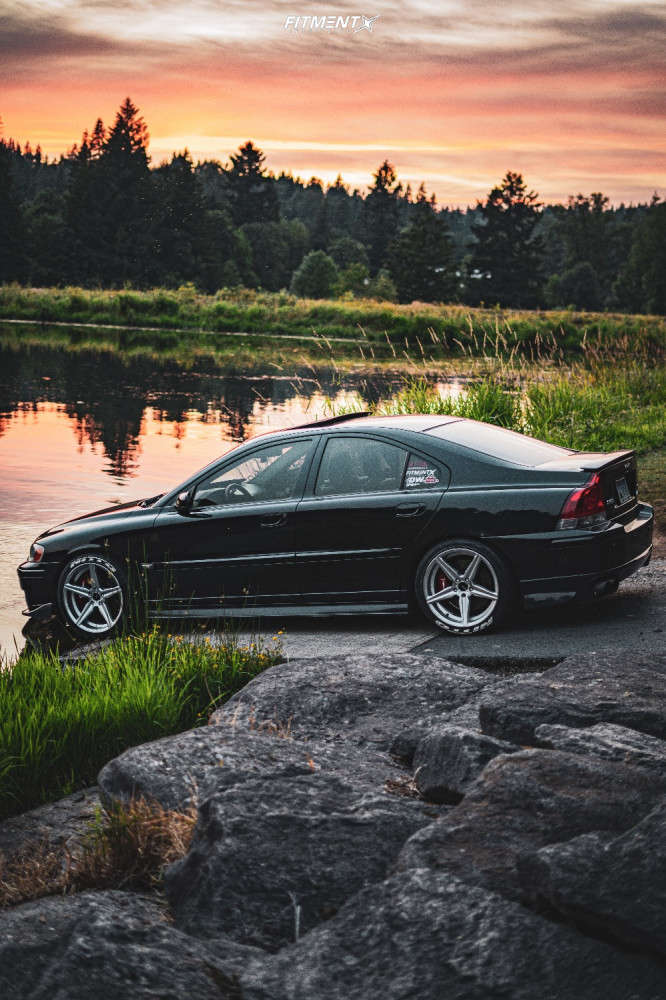 2006 Volvo S60 R with 18x9 Advanti Racing Cammino and Nitto 235x40 on ...