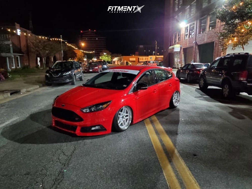 2016 Ford Focus ST with 18x9.5 ESR Cs15 and Federal 215x40 on Air ...