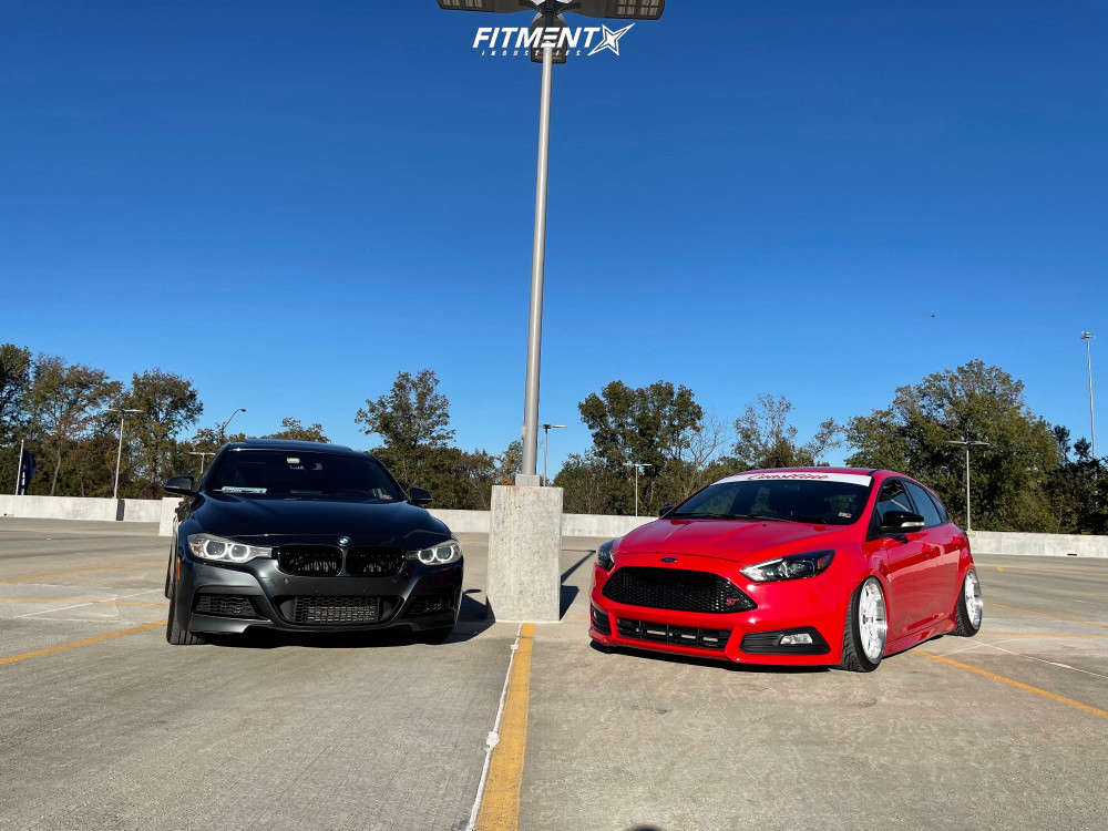 2016 Ford Focus ST with 18x9.5 ESR Cs15 and Federal 215x40 on Air ...