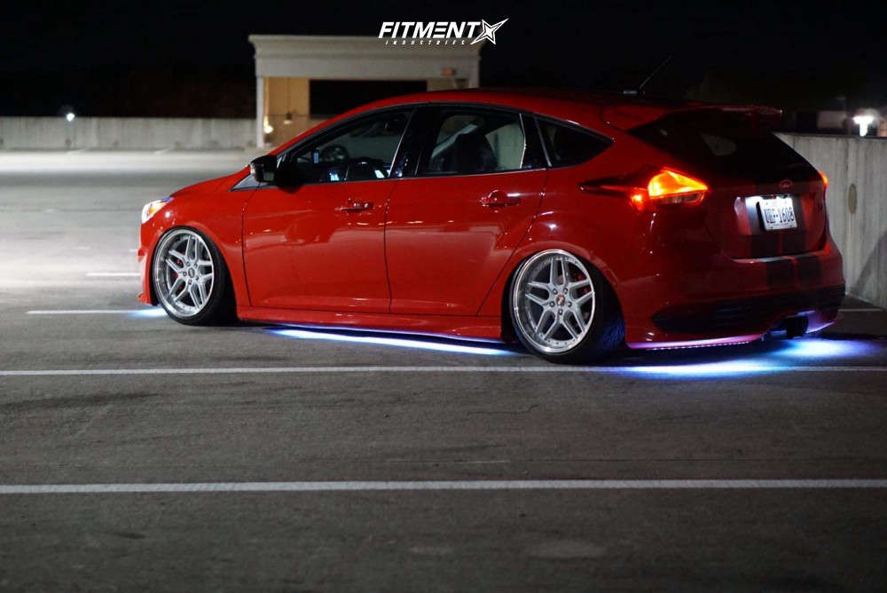 2016 Ford Focus ST with 18x9.5 ESR Cs15 and Federal 215x40 on Air ...