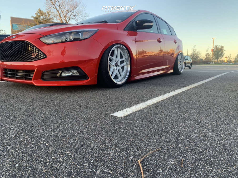 2016 Ford Focus ST with 18x9.5 ESR Cs15 and Federal 215x40 on Air ...