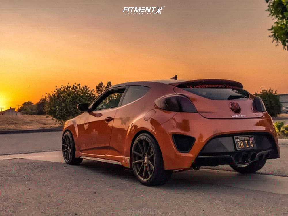 2016 Hyundai Veloster Turbo with 18x8.5 F1R F27 and Nitto 215x40 on ...