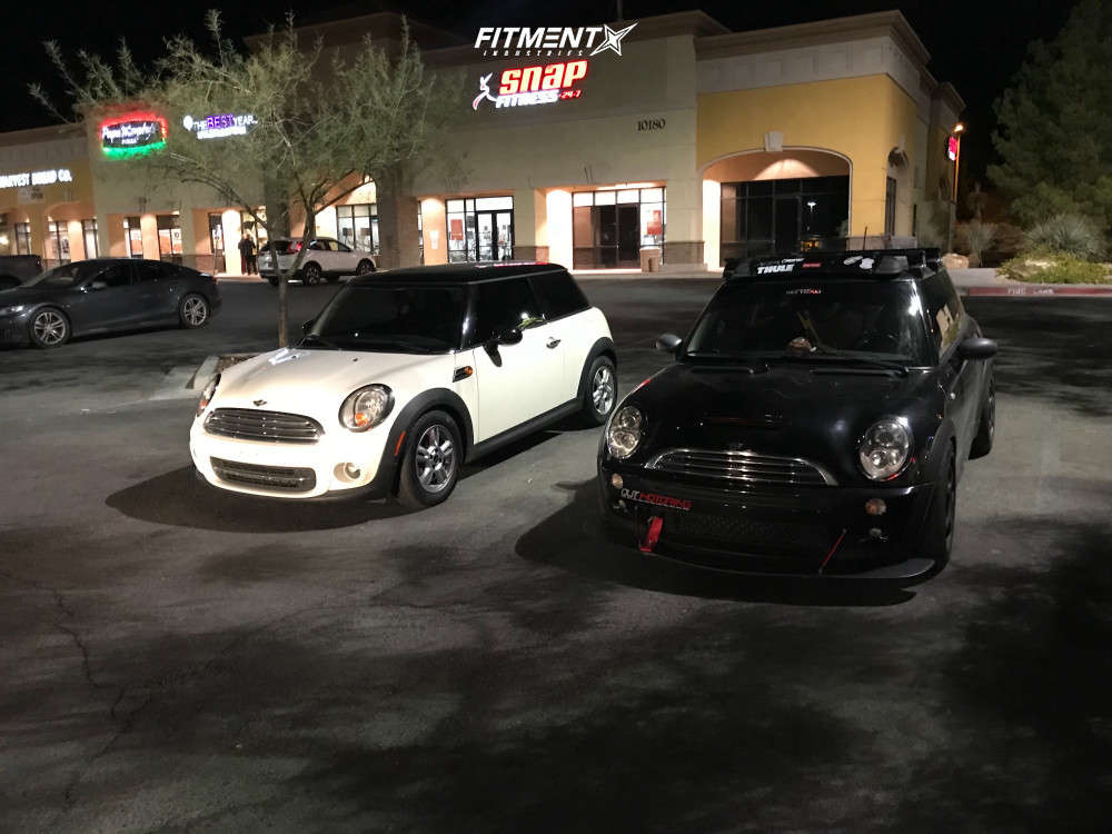 2006 Mini Cooper S with 17x8.5 Focal F-05 and Firestone 205x45 on ...