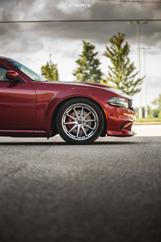 2006 Dodge Magnum R/T with 20x9 Rohana Rc10 and Firestone 275x40 on ...