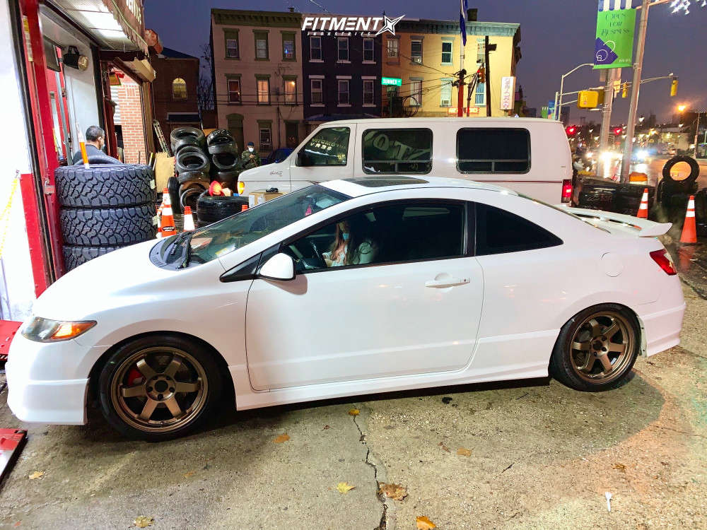 2006 Honda Civic Si 2dr Coupe (2.0L 4cyl 6M) with 17x8 AVID1 AV6 and ...