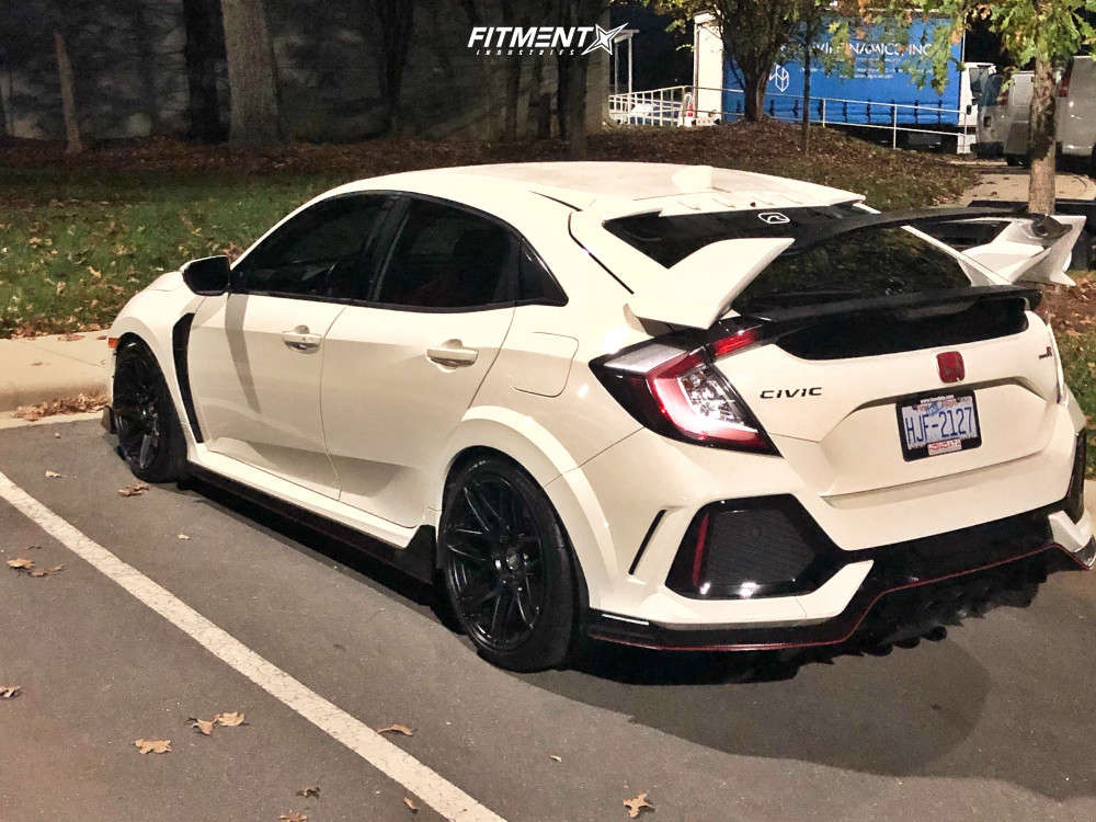 2018 Honda Civic Type R with 18x9.5 ESR Rf1 and Firestone 255x35 on ...