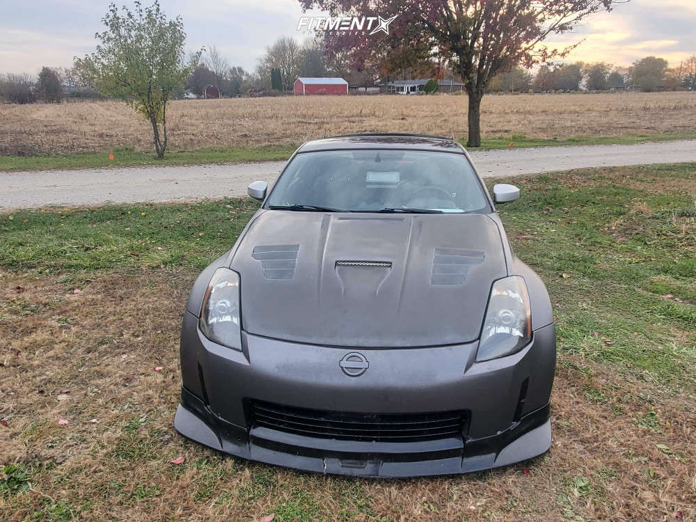 2004 Nissan 350Z Base with 18x8.5 Advanti Racing Forza and Federal ...