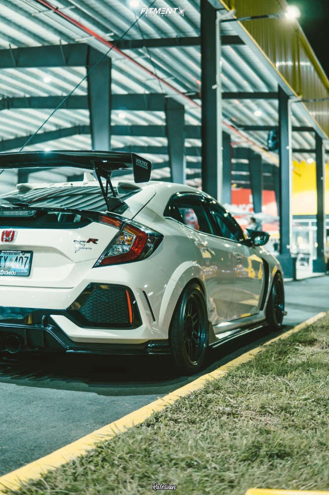 2019 Honda Civic Type R with 18x9.5 ESR Sr11 and Zestino 265x35 on ...