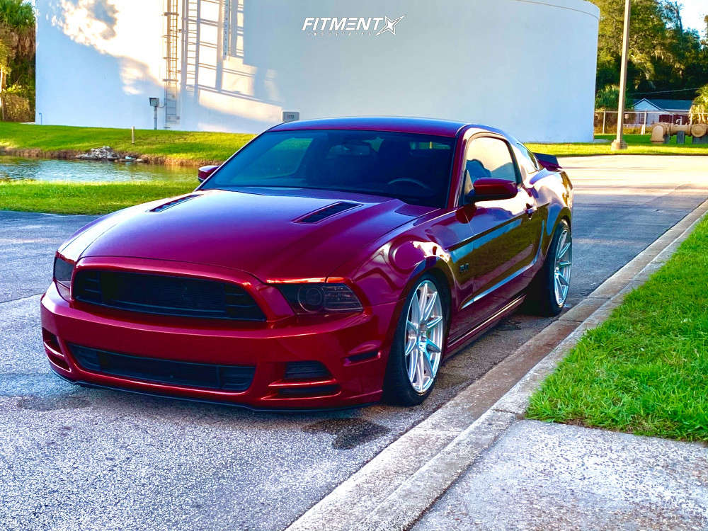 2014 Ford Mustang GT with 19x8.5 Niche Essen and Sumitomo 255x35 on ...