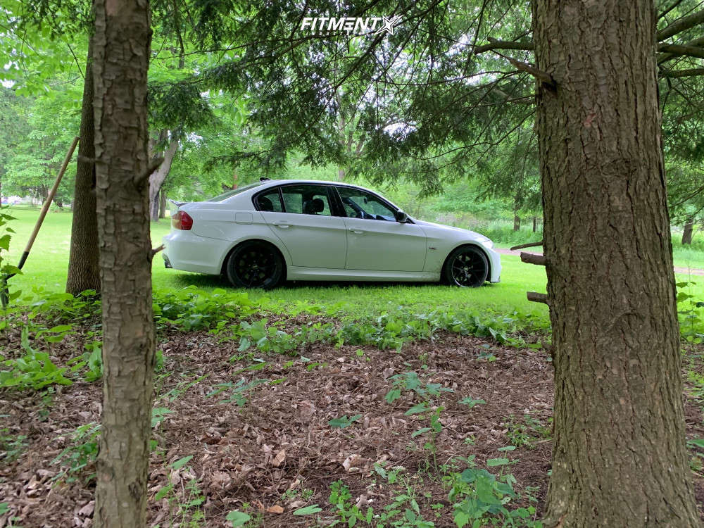 2011 BMW 335i XDrive Base with 18x8.5 ESR Rf2 and Nitto 235x40 on Stock ...