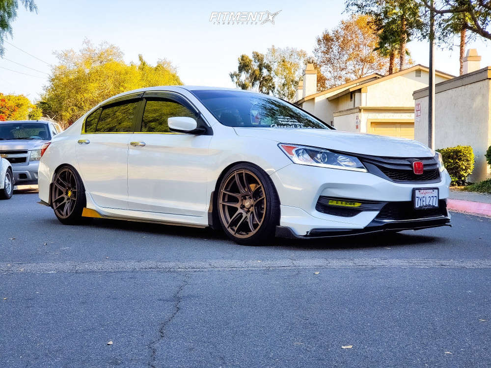 ESR CS8 18x9.5 22 Bronze | 89551422 CS8MBRNZ | Fitment Industries