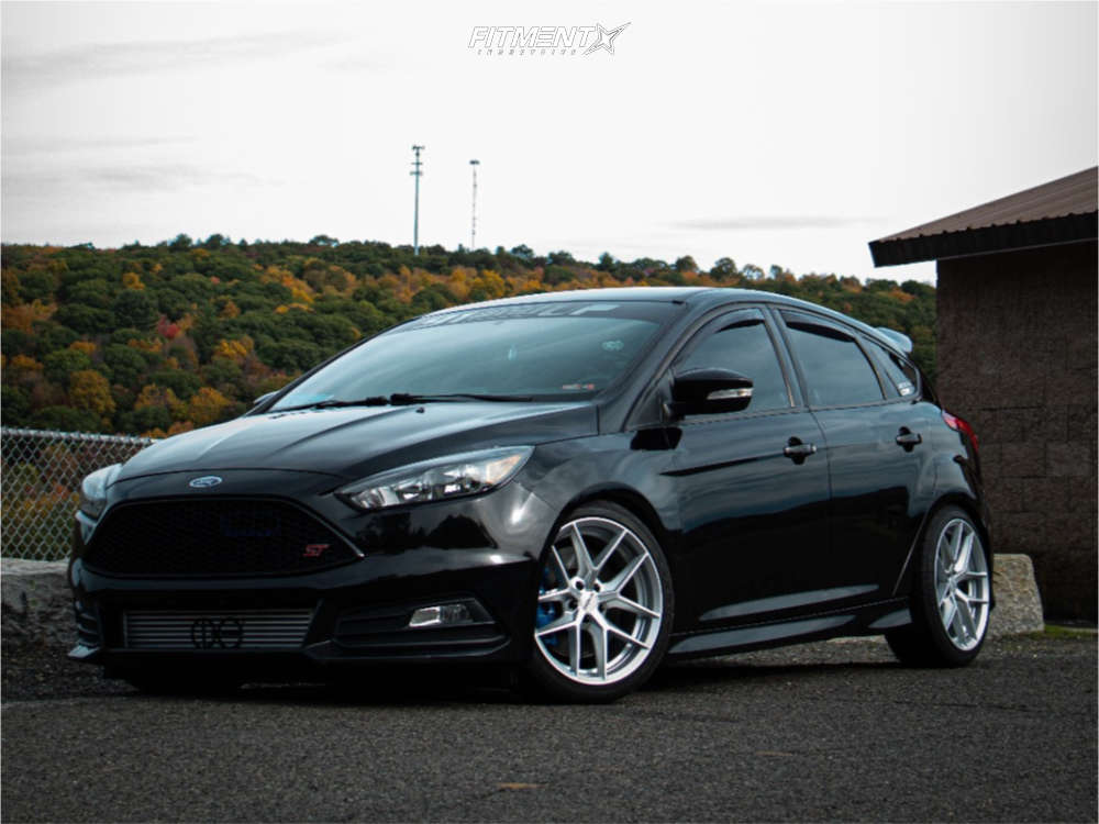2016 Ford Focus ST with 18x8.5 Rotiform Flg and Federal 225x40 on ...
