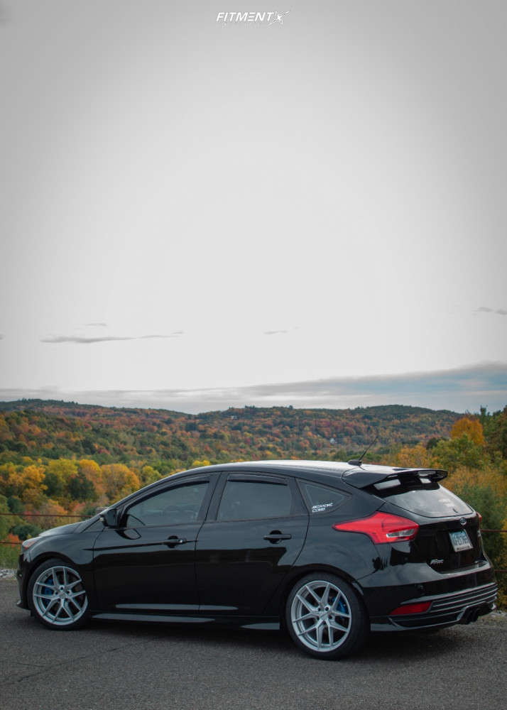 2016 Ford Focus ST with 18x8.5 Rotiform Flg and Federal 225x40 on ...