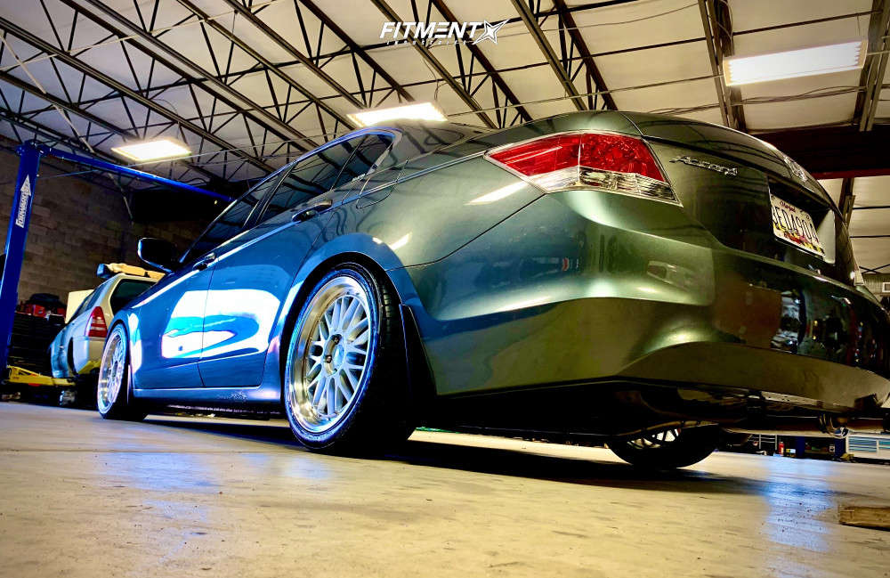 2009 Honda Accord EX-L with 18x8 Versus Racing Vs243 and Fullway 235x40 ...