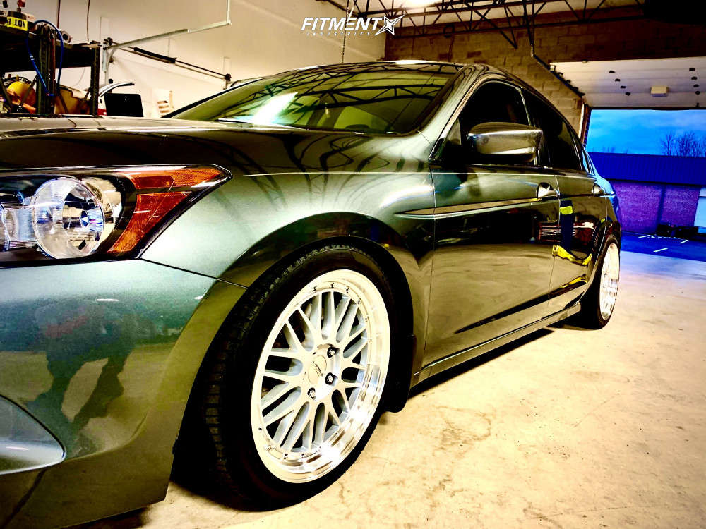 2009 Honda Accord EX-L with 18x8 Versus Racing Vs243 and Fullway 235x40 ...